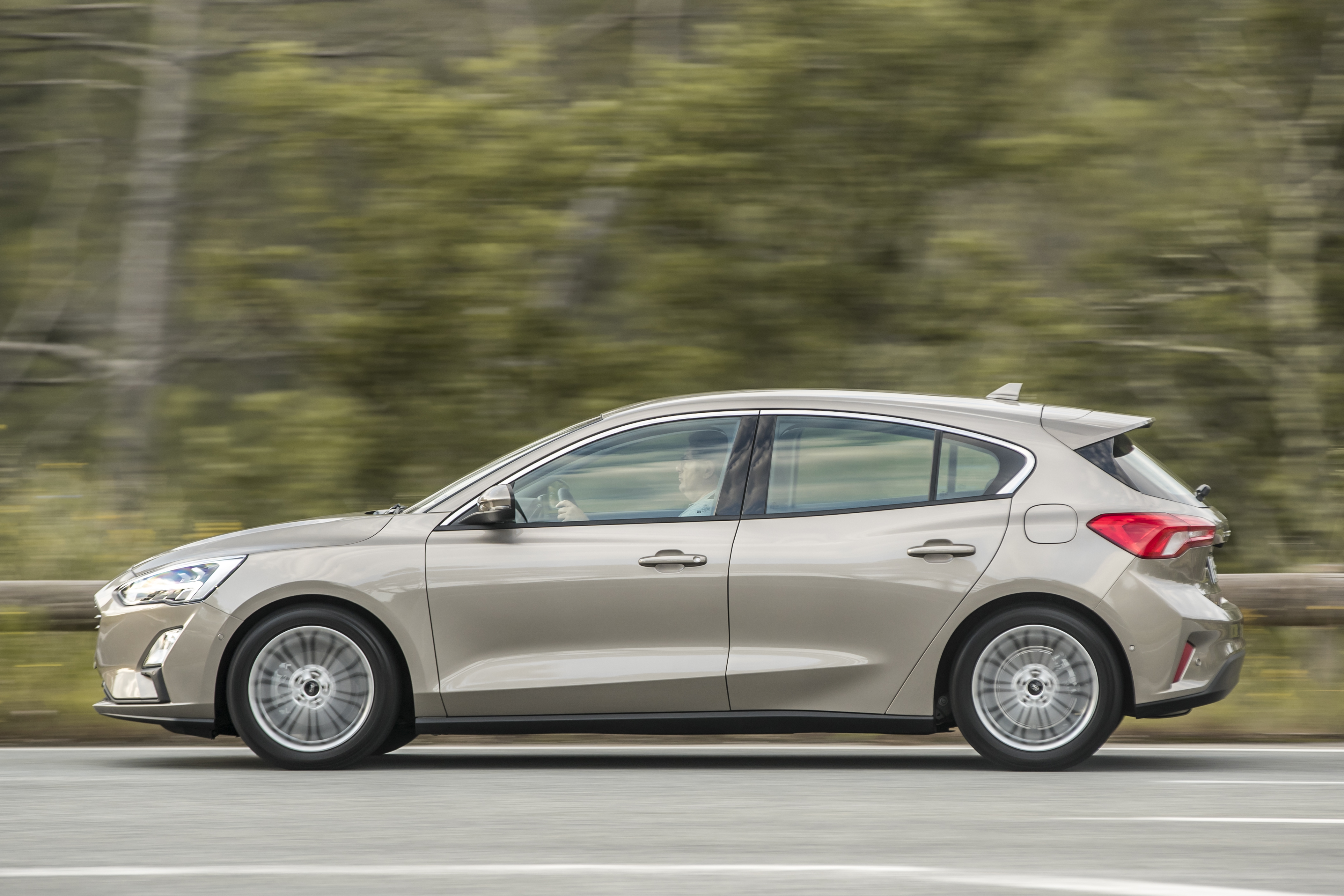 Ford Focus: Preis, Motoren, Ausstattungen und Alternativen | carwow.de