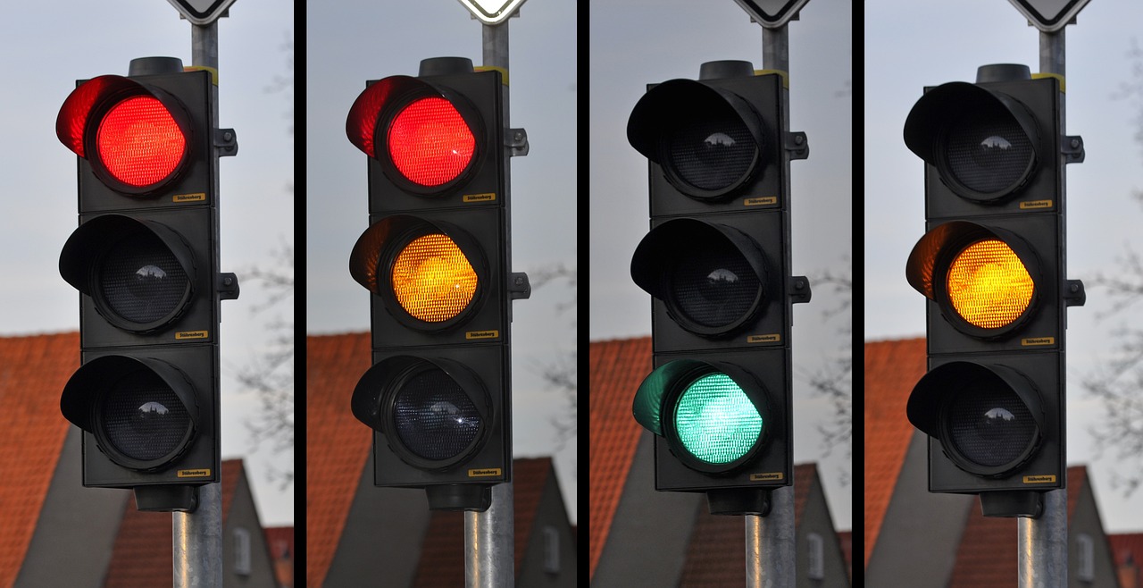 § 37 Straßenverkehrsordnung - was bedeuten die Lichtsignale? | Carwow