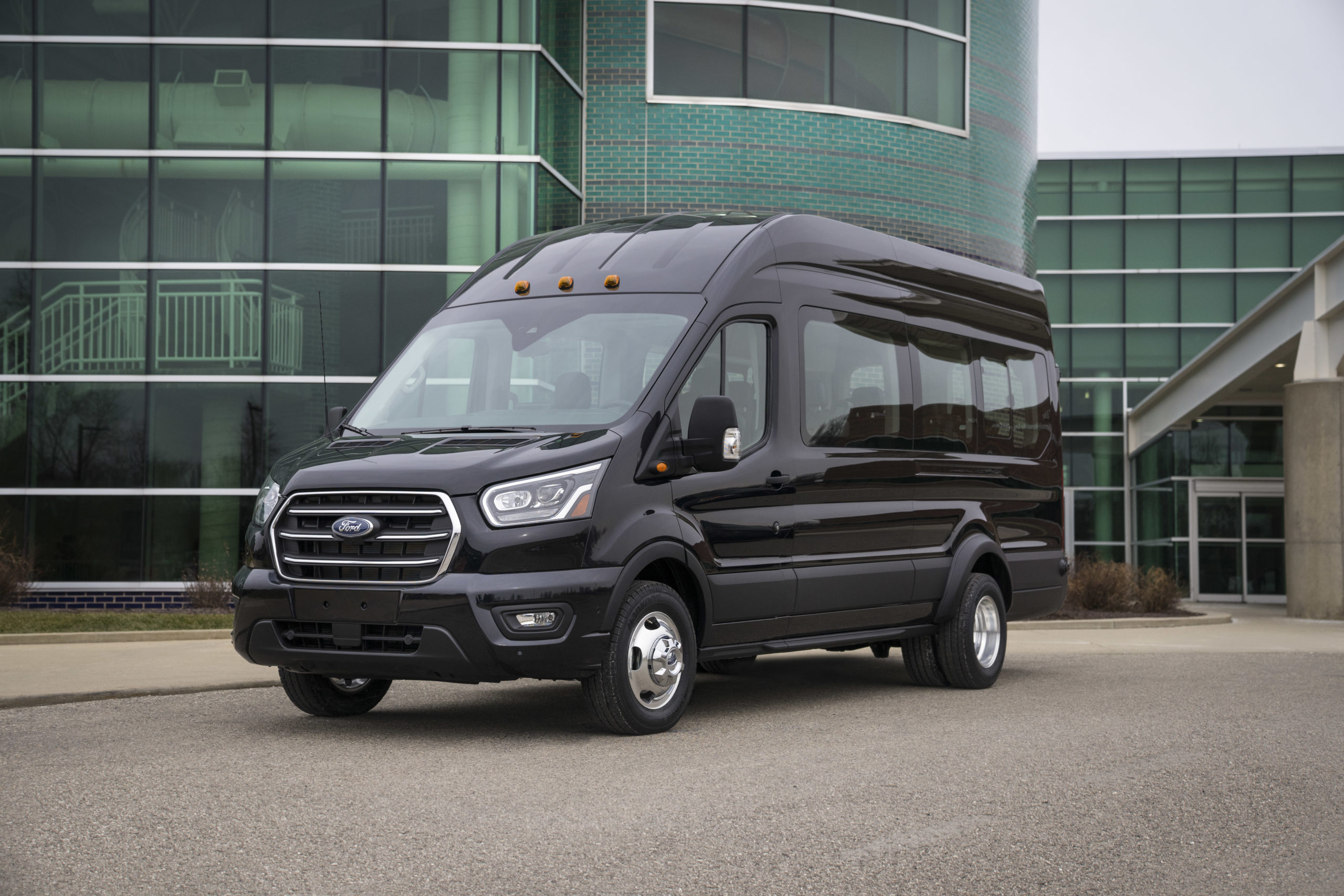 Ford Transit Kombi: Preis, Motoren, Ausstattungen und Alternativen ...