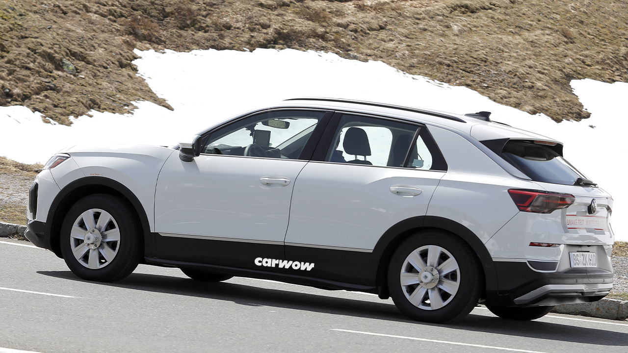 Neuer VW T-Roc auf Testfahrt: Kommt noch 2025 | carwow.de