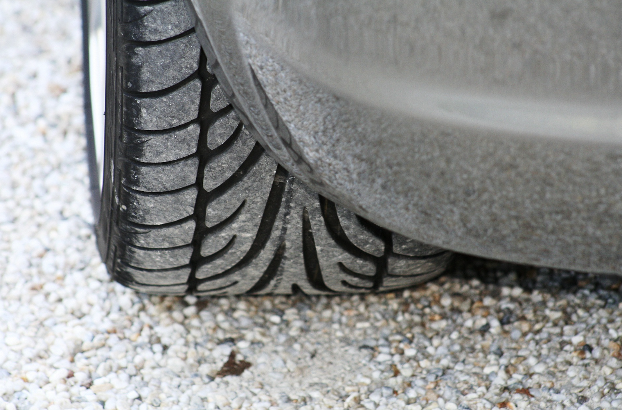 (Un)sichere Kurvenfahrt: Was ist untersteuern und übersteuern? | carwow.de